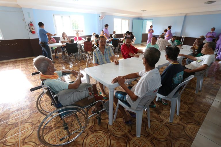 Protektahan ang mga matatanda, maysakit, matataba vs 'Delta variant ...