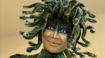 Janella Salvador pak na pak ang costume bilang Valentina, pero may ...