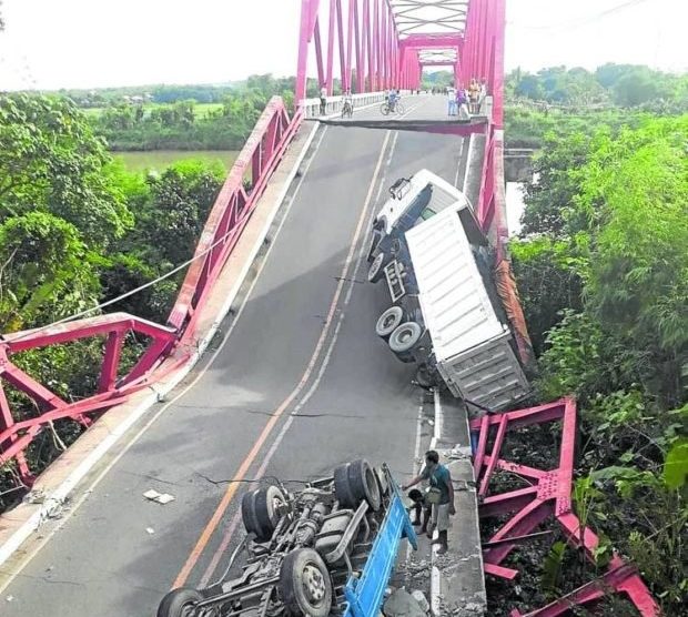 4 sugatan matapos bumagsak ang ‘Wawa Bridge’ sa Pangasinan | Bandera