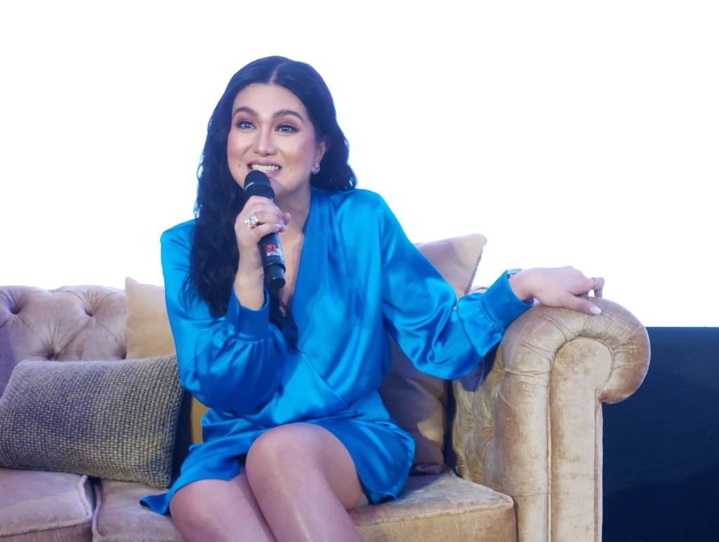 Dimples Romana may mga paalala mula sa mga teleserye niya sa bahay niya ...