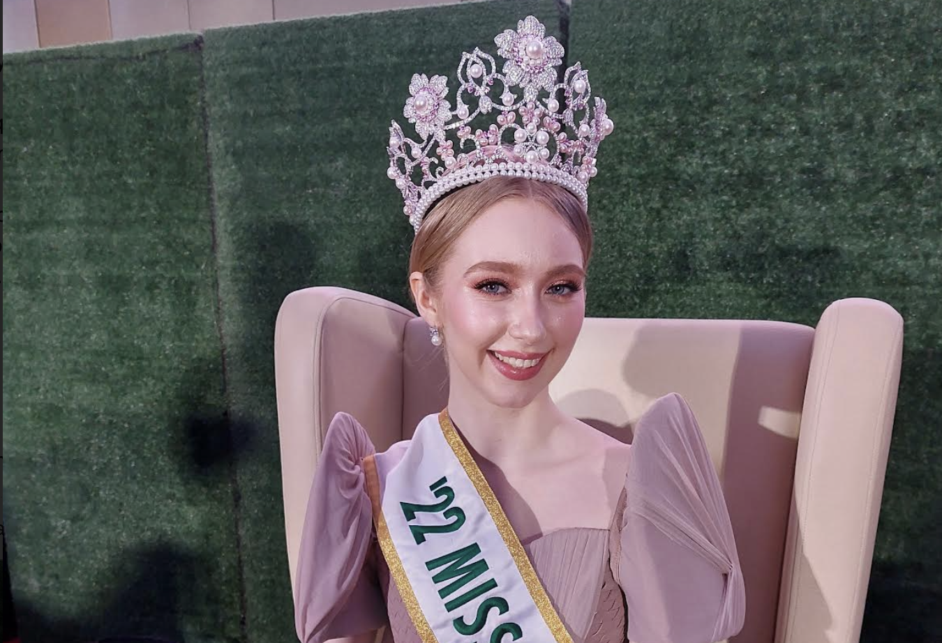 Miss International Jasmin Selberg excited nang makita ang ‘idol’ niyang ...