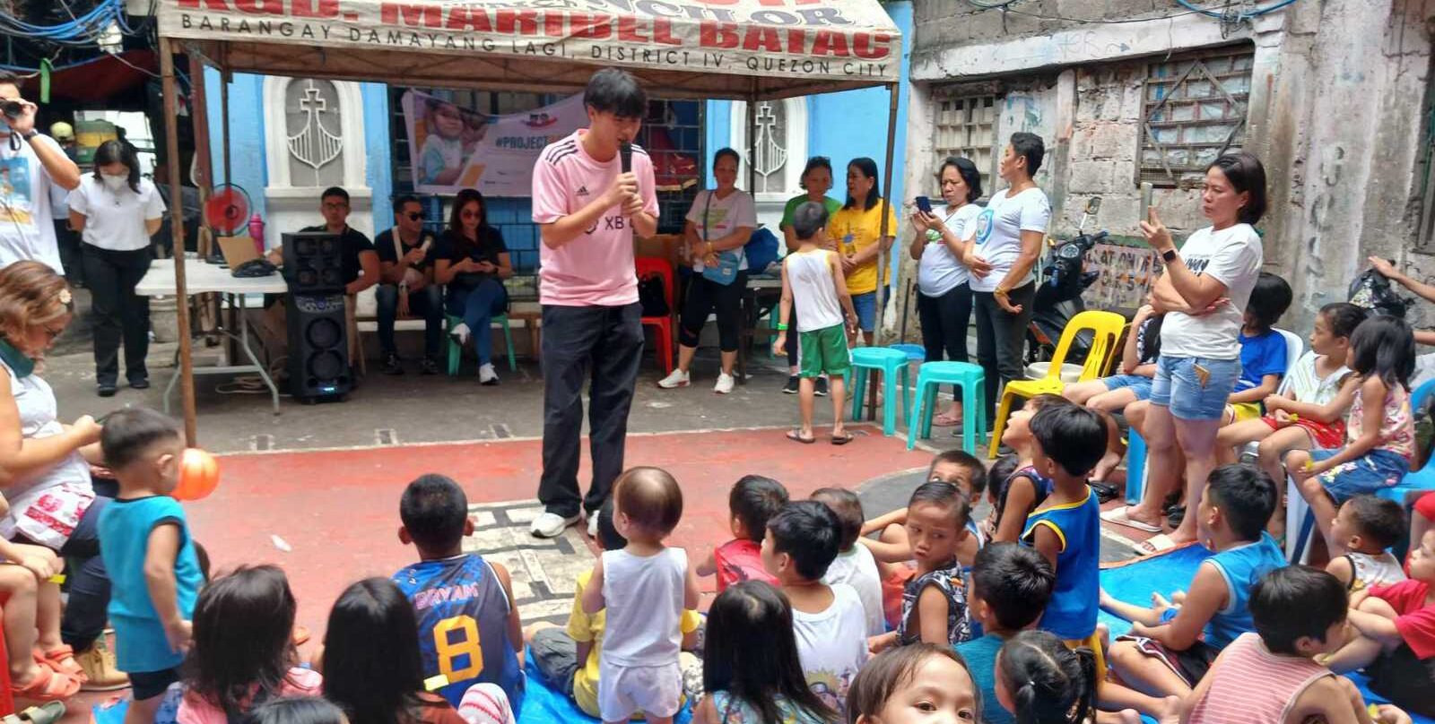 Cebu singer Shoti nagpasaya ng mahihirap na pamilya sa QC