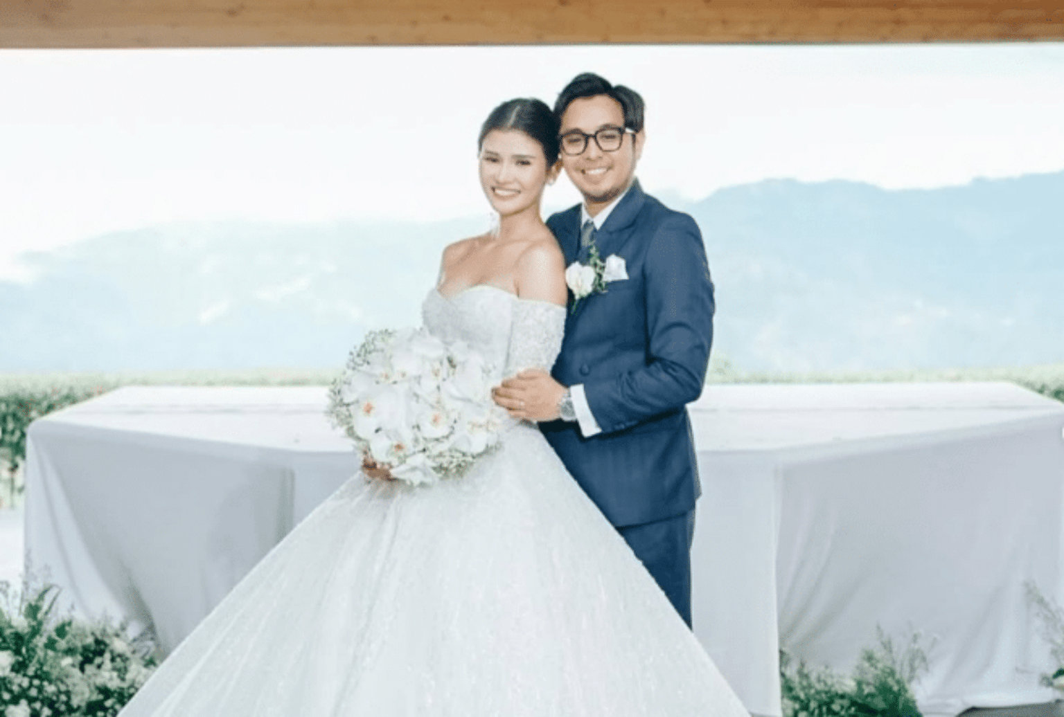 Jen Barangan ikinasal na sa pilot boyfriend na si Renz David