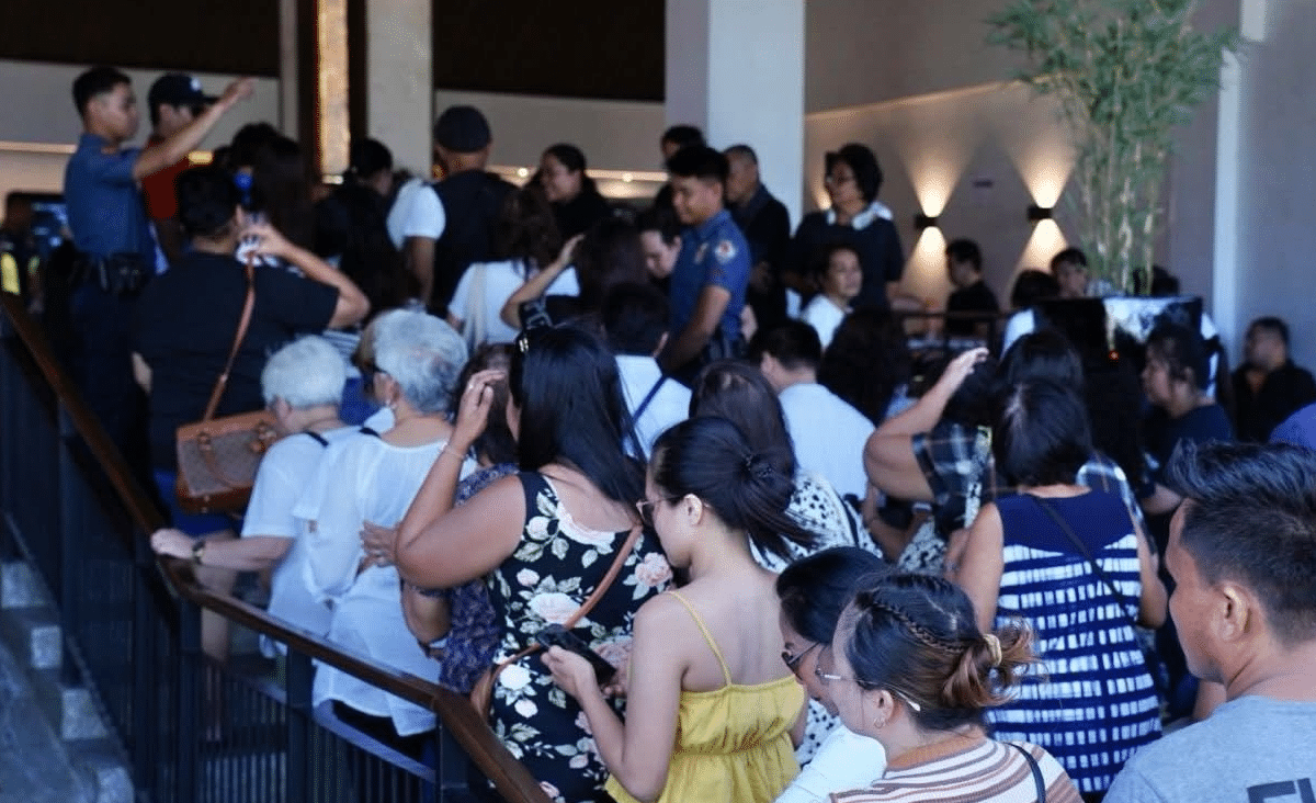 Noranians dumagsa sa public viewing ng labi ni Nora Aunor