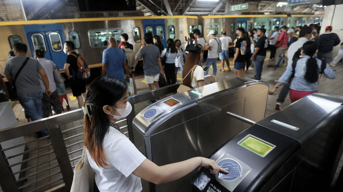 MRT, LRT may buy 1 take 3 ticket promo tuwing Linggo