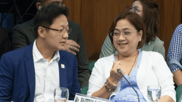 Discaya ibinulgar gov't officials sangkot sa flood control projects