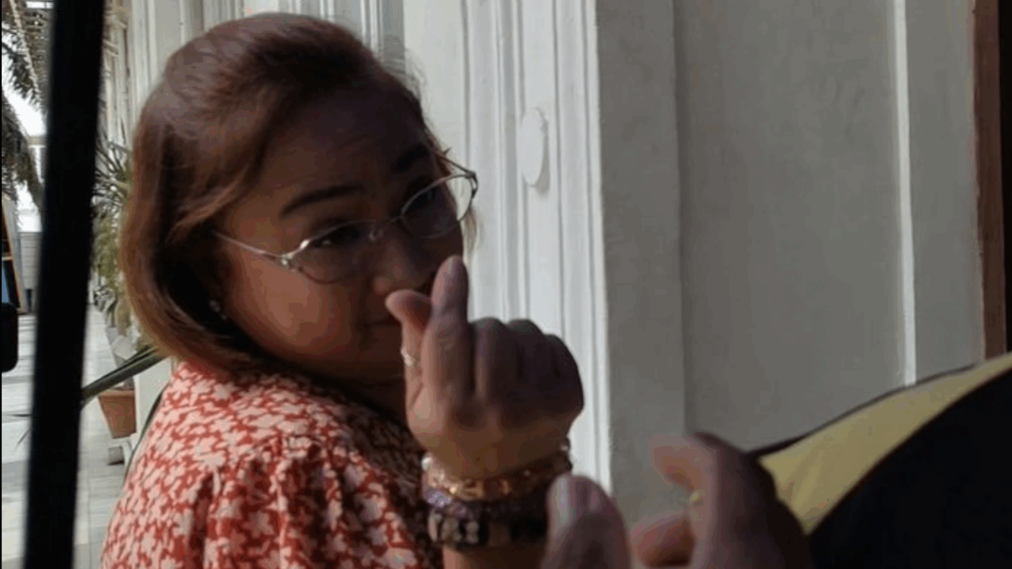 Sarah Discaya napa-finger heart: Gandahan n'yo 'yong memes ko