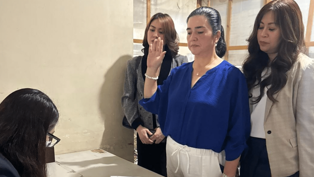 Nadia Montenegro inireklamo ilang media, Senate employee